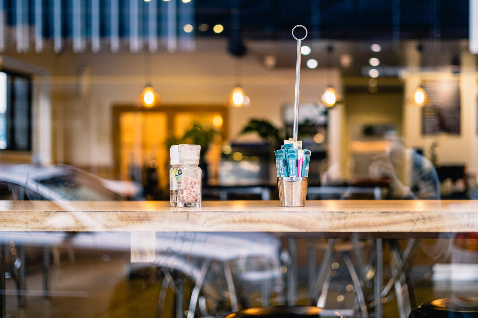 4 Tips for Cutting Restaurant Costs While Boosting Efficiency